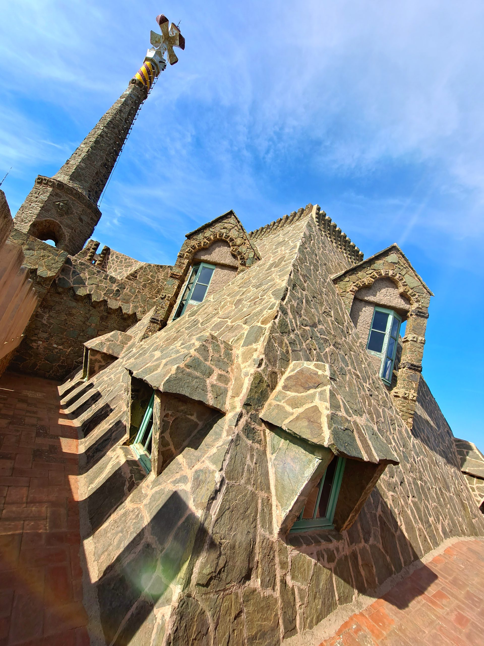 Saint George, a legend made architecture - Obra Modernista de Antoni ...